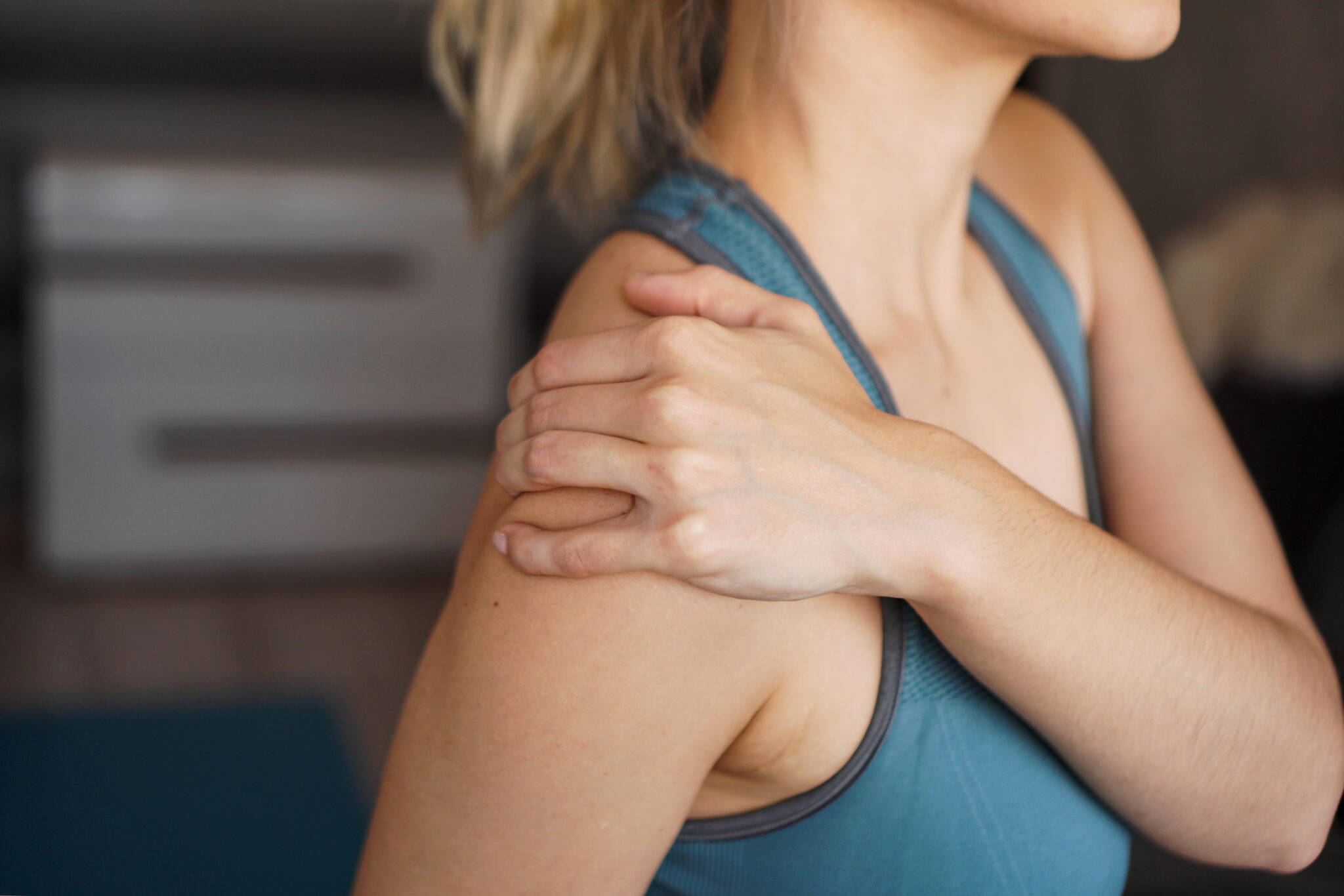 Common Shoulder Pain: Symptoms, Causes, and Treatment | Confluent Health