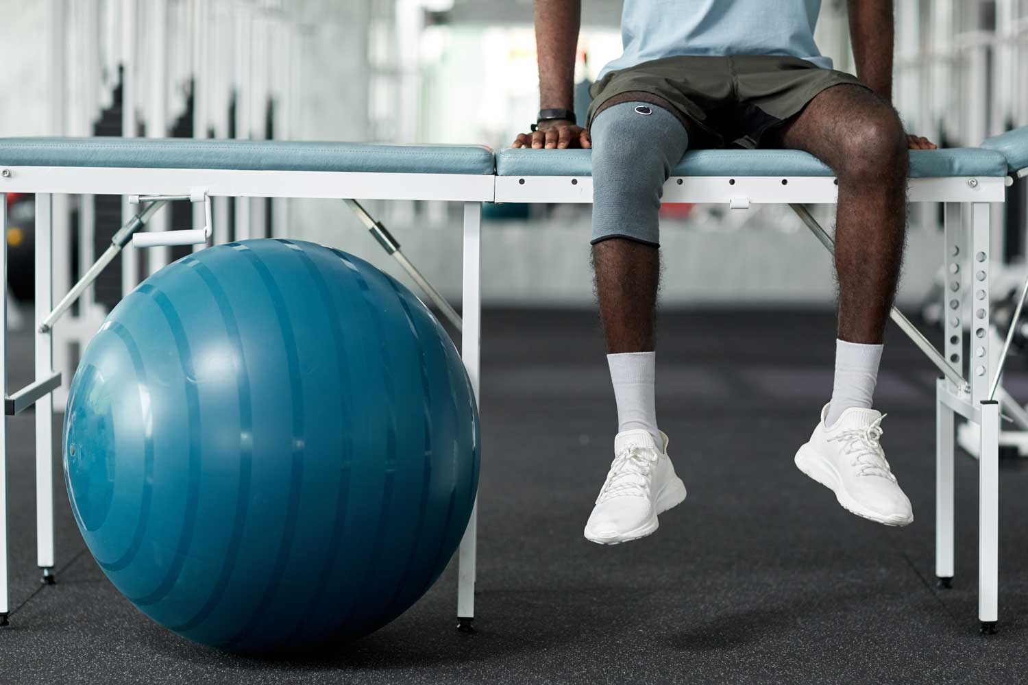 Total Knee Replacement: What to Expect, Recovery Tips & Physical Therapy Treatment | Confluent ...